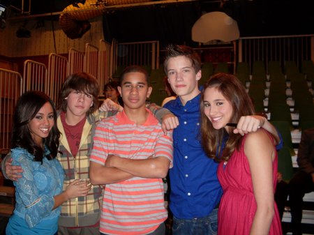 New tonight: The Latest Buzz on Family Channel – “live” episode | TV, eh?